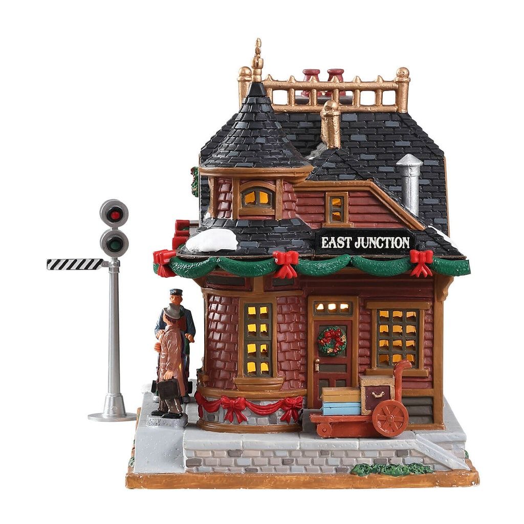 Lemax east junction station Caddington Village 2018 - Christmas Village ...