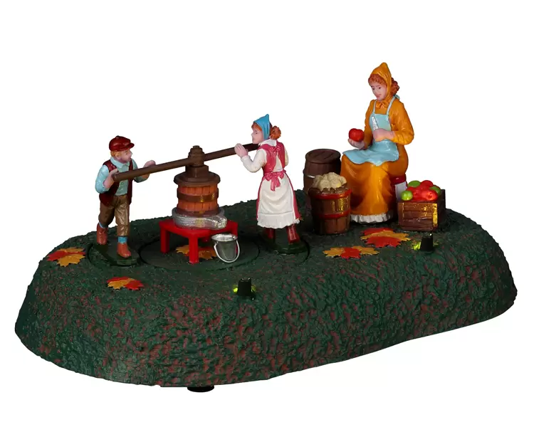 Lemax family cider Caddington Village 2022 - Christmas Village - Lemax